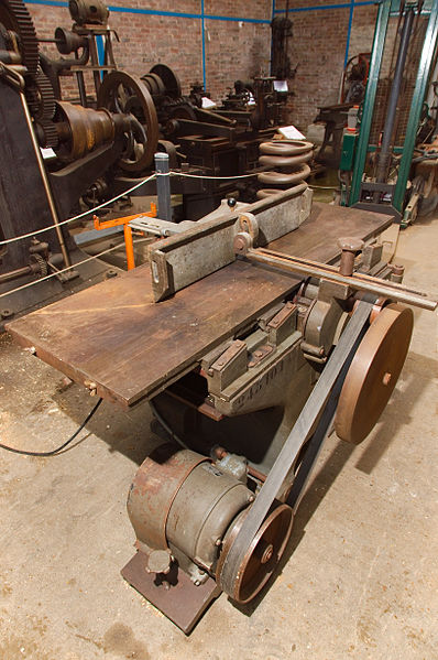 A quoi sert une raboteuse dégauchisseuse ? - Maison Actuelle Et Travaux